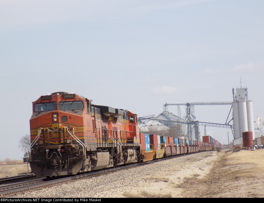BNSF 4966